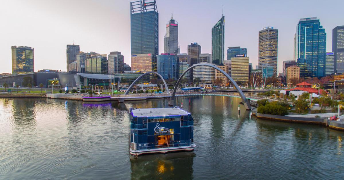 Crystal Swan Boat | Best Restaurants of Australia